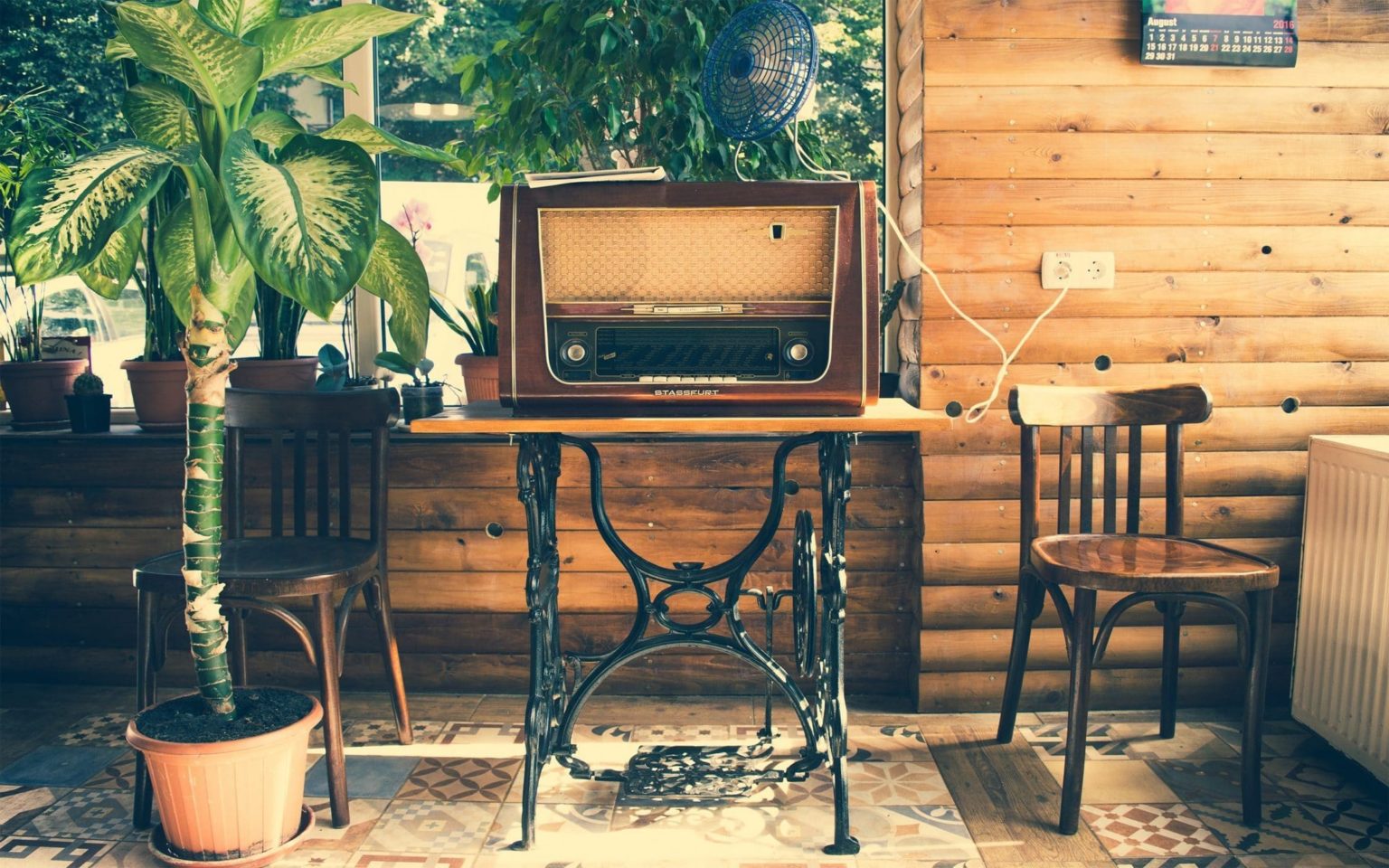 When Was The First Radio Made? The Birth Of Broadcasting