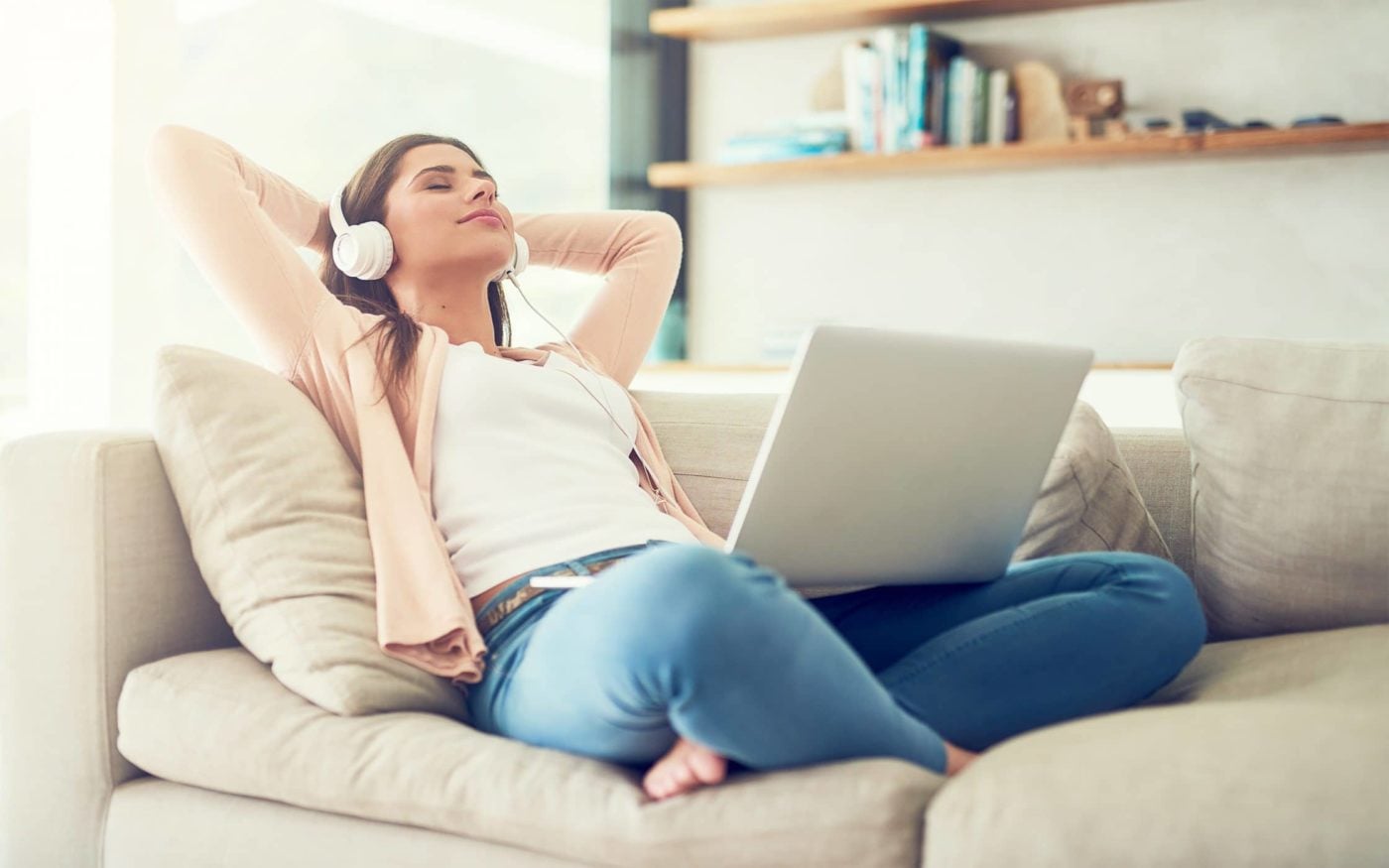 Log On And Tune In: The History Of Internet Radio