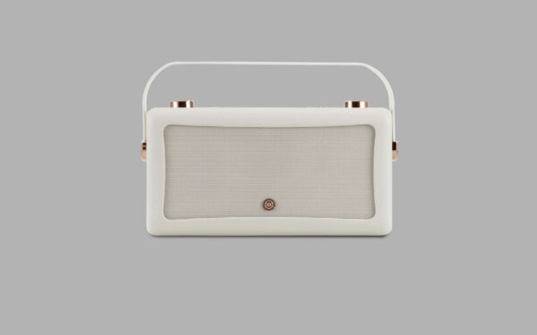 VQ Hepburn Voice Review: A Smart Radio With Style