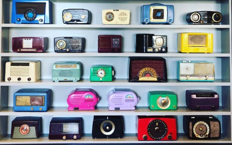How to Pick the Best Portable Radio: 8 Features to Look For – Radio ...
