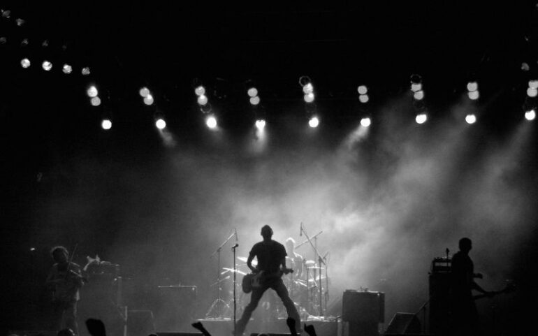 Rock On: The Top 11 Alternative Radio Stations in the USA – Radio Fidelity