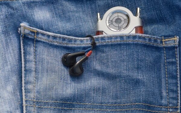 The Ultimate Guide to Pocket Radios (Take Your Tunes on the Go) – Radio ...